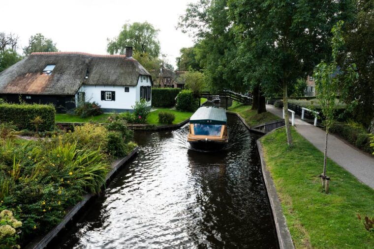 Amsterdam: Giethoorn Day Trip, Boat Tour, and Walking Tour | The Abroad Guide