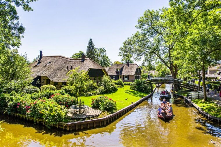 Amsterdam: Giethoorn Day Trip With Boat Tour | The Abroad Guide